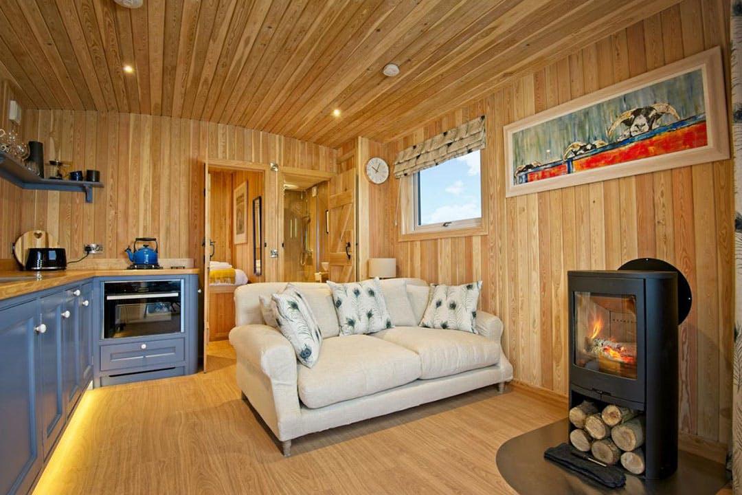 3 Little Huts – itison